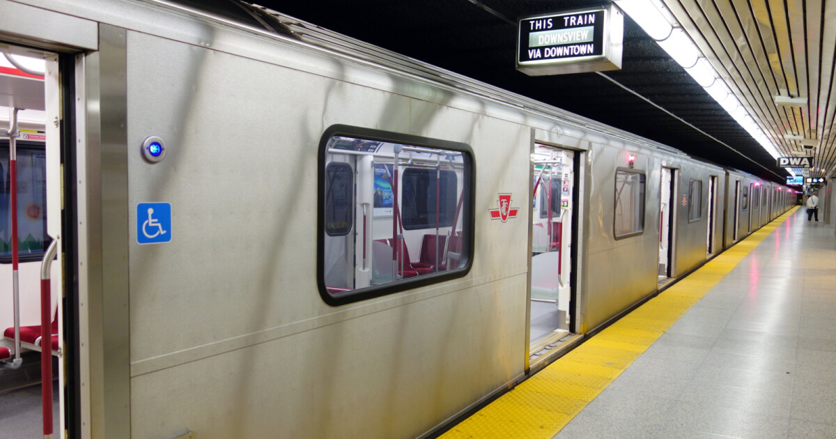 TTC서 '묻지마 칼부림'으로 16세 소년 사망 - CBM 토론토